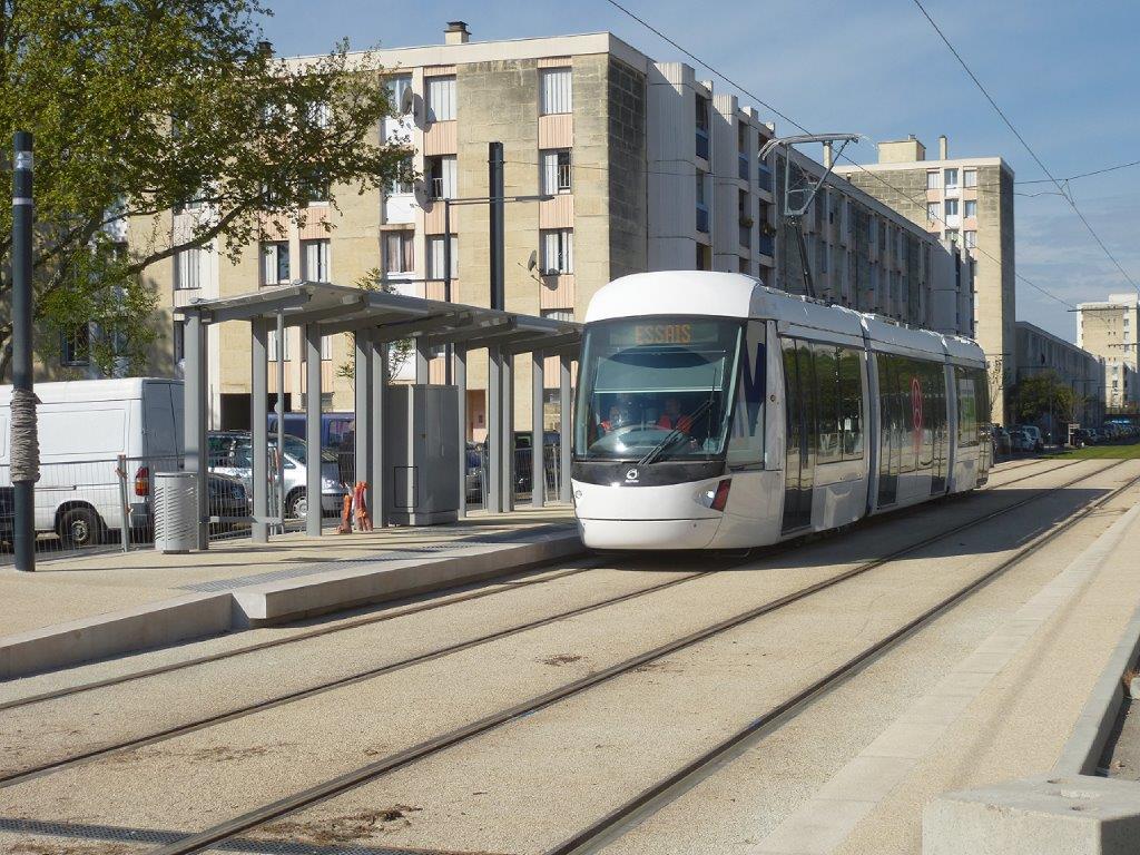 A Avignon, la rame 102 Citadis 205 Alstom est photographiée à la ...