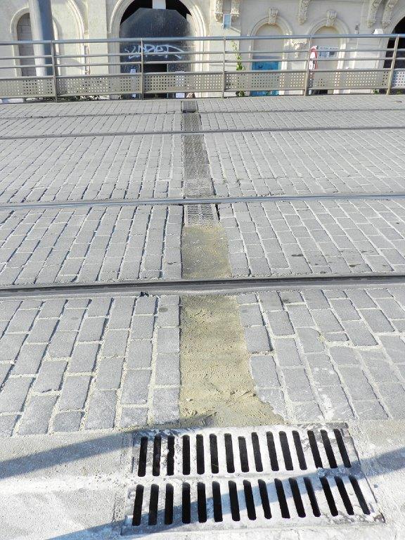 Photographie d’un premier avaloir, rue Jules-Ferry à Montpellier, le ...