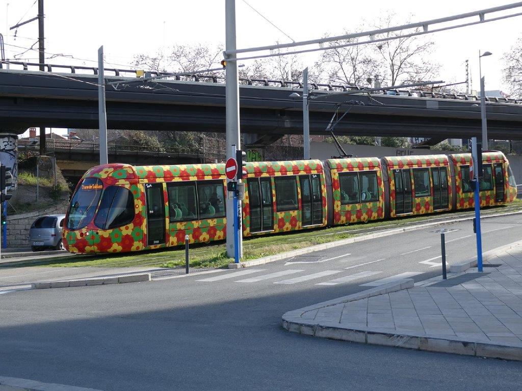 16 janvier 2023 – Quelle livrée pour les rames Urbos 100X CAF devant ...