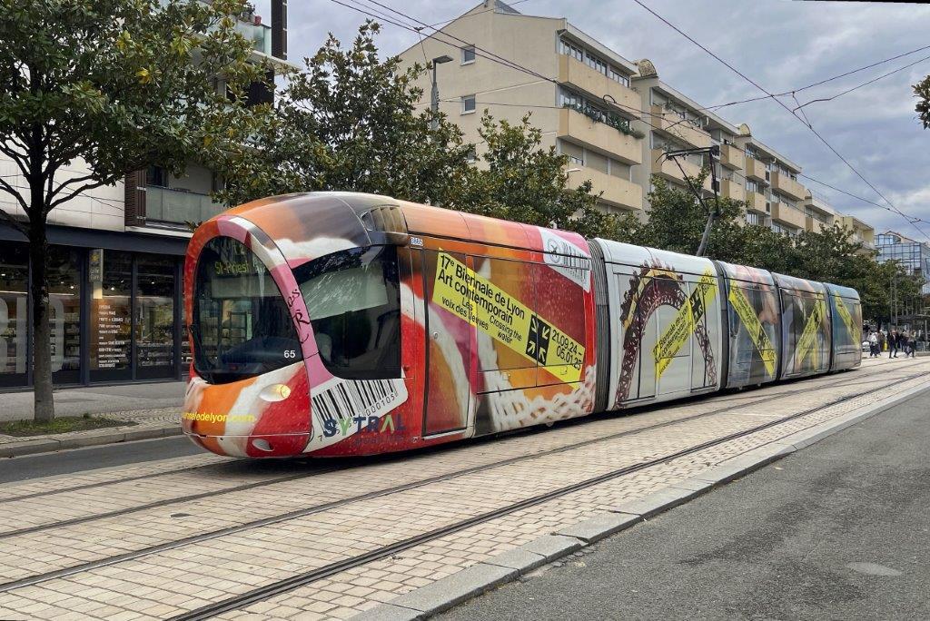4 octobre 2024 – Sur le réseau de tramways TCL, la rame 865 Citadis 302 ...