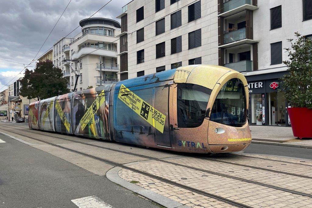 4 octobre 2024 – Sur le réseau de tramways TCL, la rame 865 Citadis 302 ...