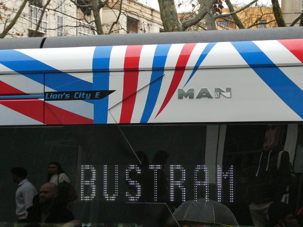 22 janvier 2025 – Présentation en images du tout premier bus 100 % électrique à batteries ...